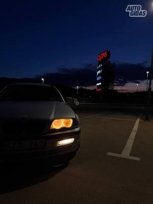 Grey BMW 320 2000 in Vilnius, with an engine capacity of 2.00 L and mileage of 323 thousand km for 900 €, photo  on AUTOMOTO.COM.LV