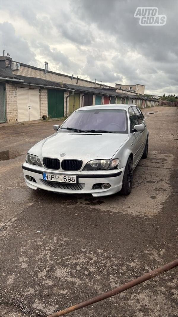 BMW 320 2001 in Klaipeda on AUTOMOTO.COM.LV Grey BMW 320 2001 in Klaipeda, with an engine capacity of 2.00 L and mileage of 313 thousand km for 1350 €, photo 4 on AUTOMOTO.COM.LV