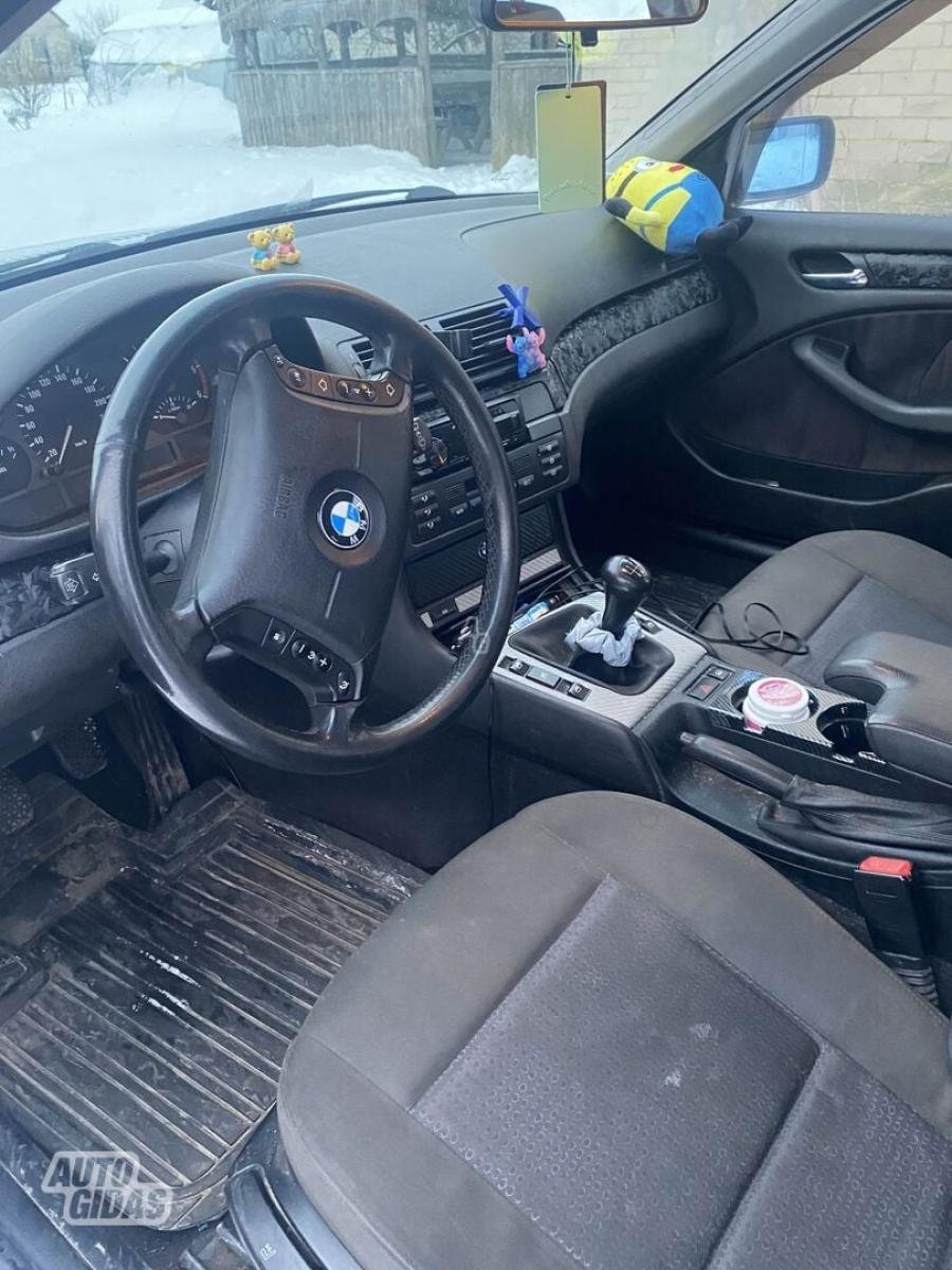 Pelēks BMW 320 2002 Panevēža, ar dzinēja tilpumu 2.00 L un nobraukumu 367 tūkst. km par 1250 €, foto 7 vietnē AUTOMOTO.COM.LV
