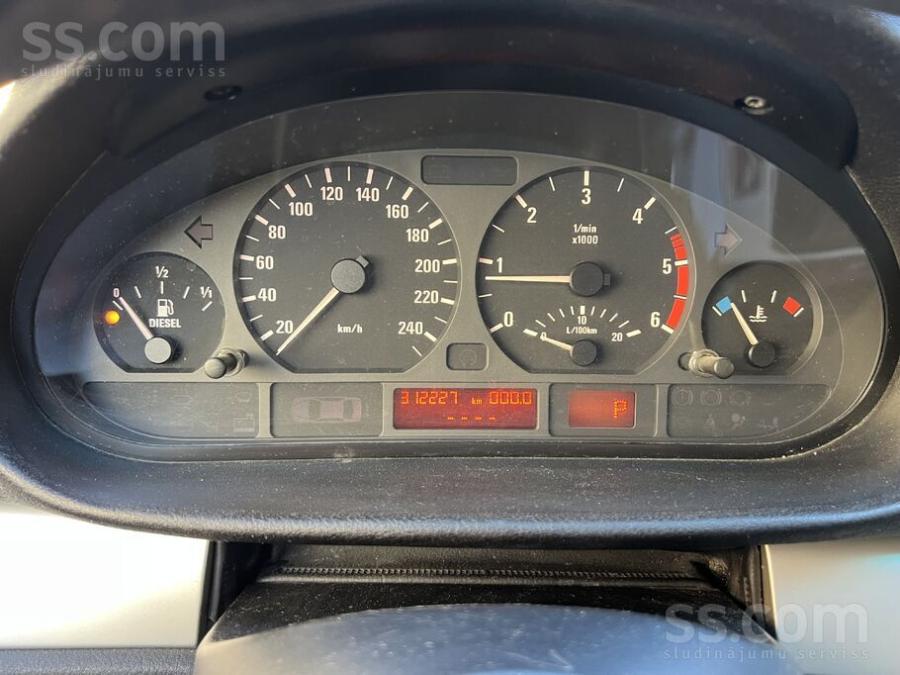 Grey BMW 320 2002 in Riga, with an engine capacity of 2.00 L and mileage of 312 thousand km for 1000 €, photo 15 on AUTOMOTO.COM.LV