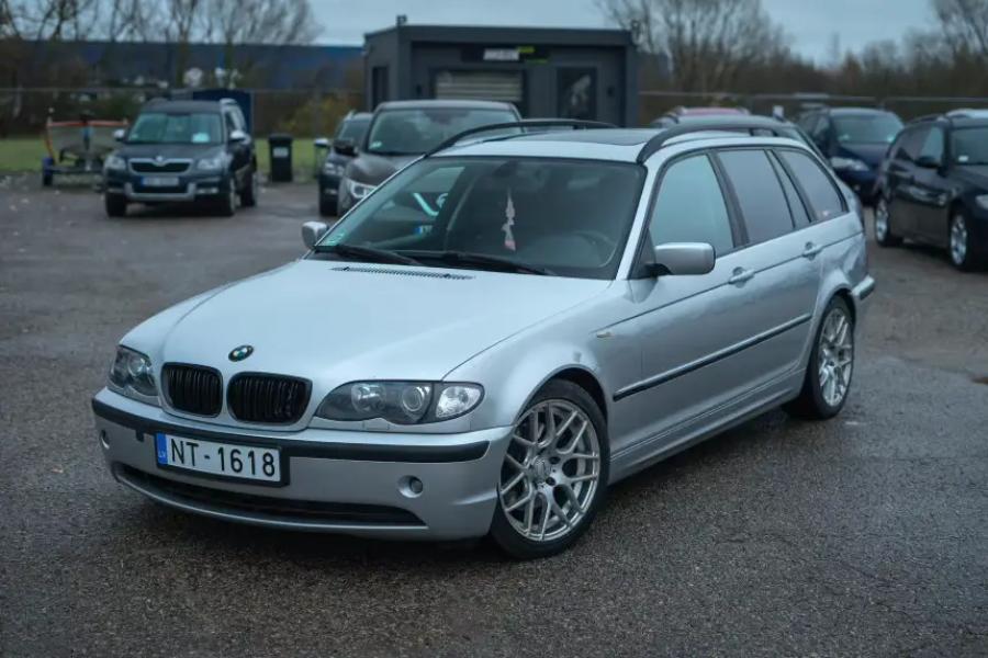 Pelēks BMW 320 2002 Liepāja, ar dzinēja tilpumu 2.00 L un nobraukumu 305 tūkst. km par 3000 €, foto 1 vietnē AUTOMOTO.COM.LV