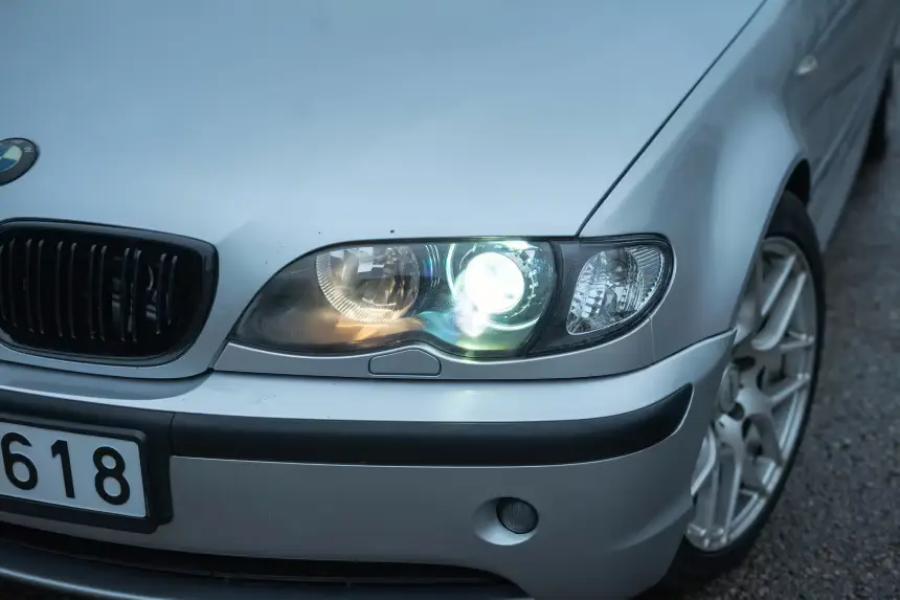 Pelēks BMW 320 2002 Liepāja, ar dzinēja tilpumu 2.00 L un nobraukumu 305 tūkst. km par 3000 €, foto 6 vietnē AUTOMOTO.COM.LV