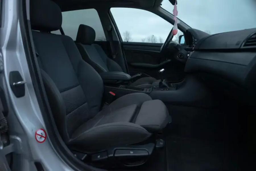 Pelēks BMW 320 2002 Liepāja, ar dzinēja tilpumu 2.00 L un nobraukumu 305 tūkst. km par 3000 €, foto 13 vietnē AUTOMOTO.COM.LV