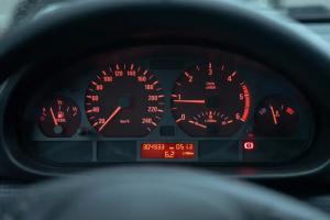 Pelēks BMW 320 2002 Liepāja, ar dzinēja tilpumu 2.00 L un nobraukumu 305 tūkst. km par 3000 €, foto 15 vietnē AUTOMOTO.COM.LV