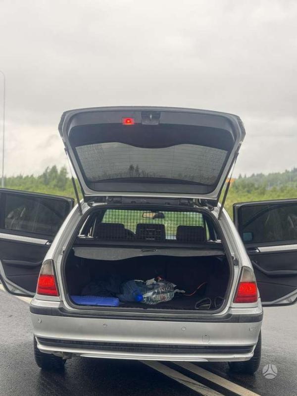 Pelēks BMW 320 2002 Viļņa, ar dzinēja tilpumu 2.00 L un nobraukumu 258 tūkst. km par 2000 €, foto 7 vietnē AUTOMOTO.COM.LV