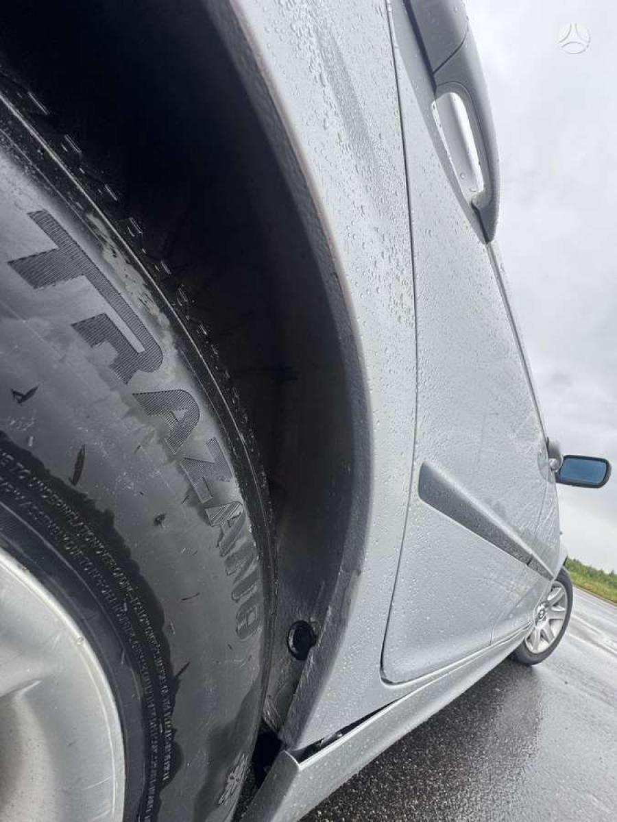 Pelēks BMW 320 2002 Viļņa, ar dzinēja tilpumu 2.00 L un nobraukumu 258 tūkst. km par 2000 €, foto 11 vietnē AUTOMOTO.COM.LV