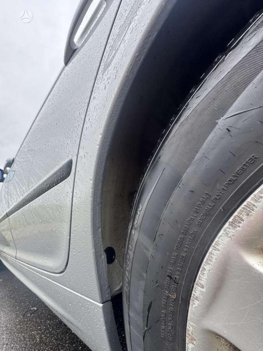 Pelēks BMW 320 2002 Viļņa, ar dzinēja tilpumu 2.00 L un nobraukumu 258 tūkst. km par 2000 €, foto 12 vietnē AUTOMOTO.COM.LV