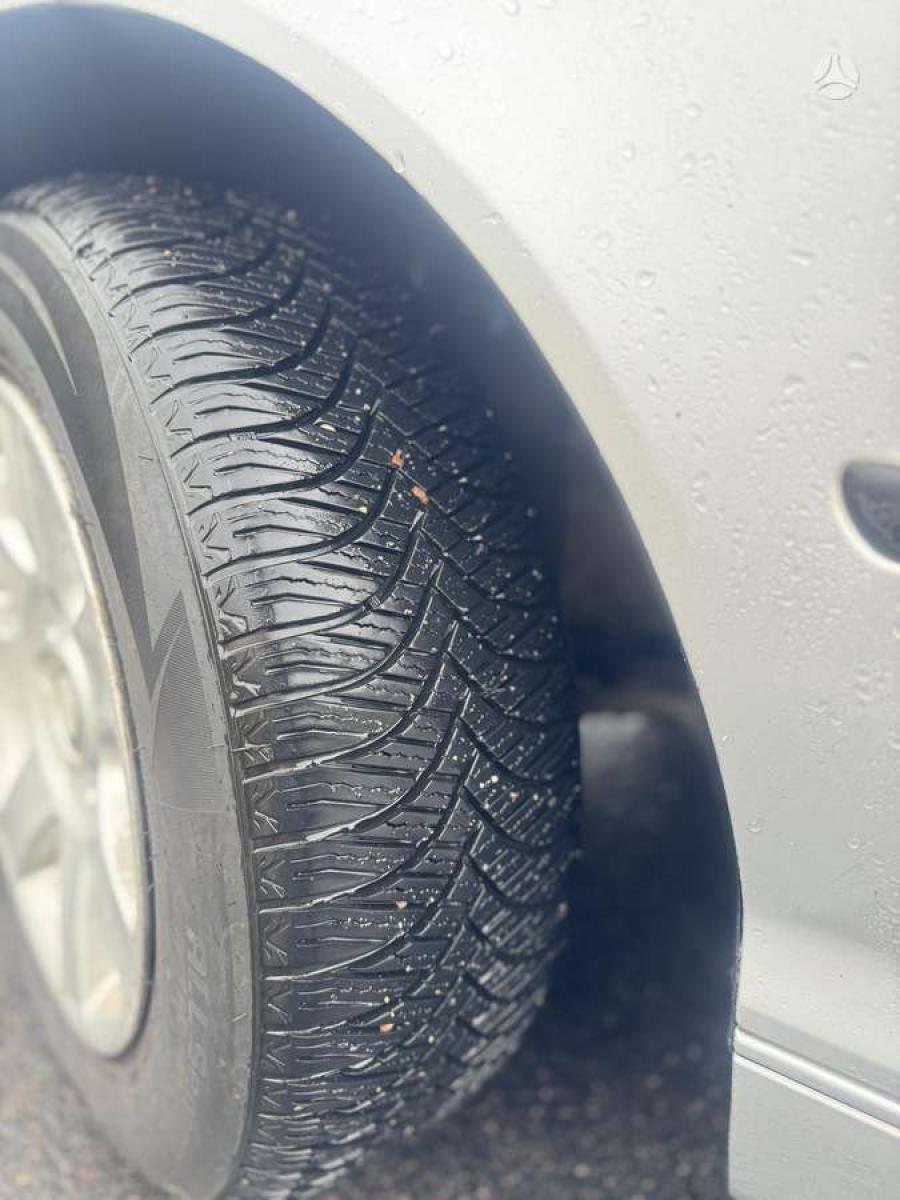 Pelēks BMW 320 2002 Viļņa, ar dzinēja tilpumu 2.00 L un nobraukumu 258 tūkst. km par 2000 €, foto 18 vietnē AUTOMOTO.COM.LV