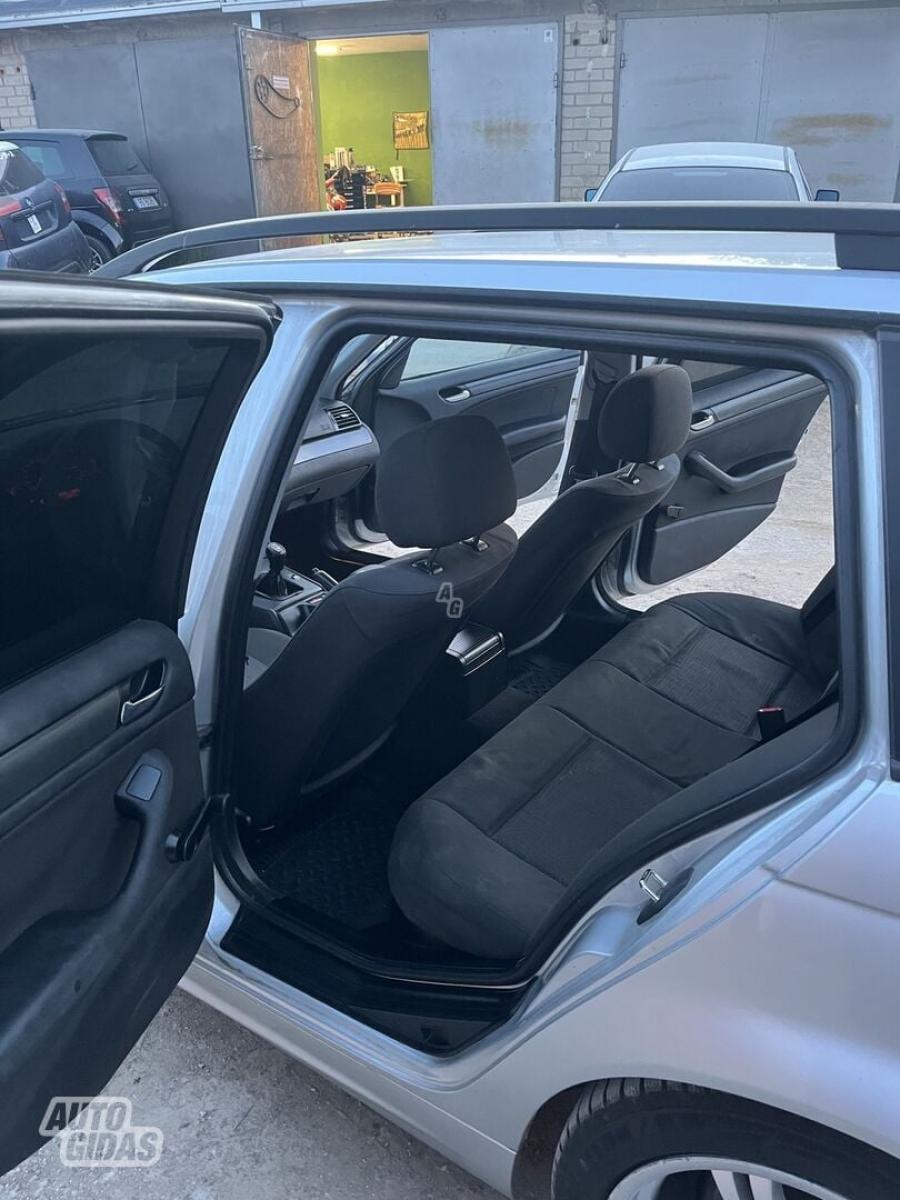 Pelēks BMW 320 2003 Šauļi, ar dzinēja tilpumu 2.00 L un nobraukumu 460 tūkst. km par 1600 €, foto 12 vietnē AUTOMOTO.COM.LV