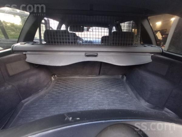 Grey BMW 320 2003 in Riga, with an engine capacity of 2.20 L and mileage of 323 thousand km for 2799 €, photo 8 on AUTOMOTO.COM.LV