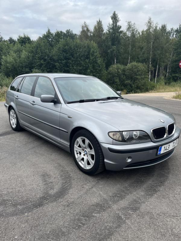 Pelēks BMW 320 2003 Pērnava, ar dzinēja tilpumu 2.00 L un nobraukumu 391 tūkst. km par 2499 €, foto 1 vietnē AUTOMOTO.COM.LV