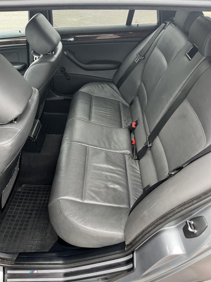 Grey BMW 320 2003 in Parnu, with an engine capacity of 2.00 L and mileage of 391 thousand km for 2499 €, photo 25 on AUTOMOTO.COM.LV