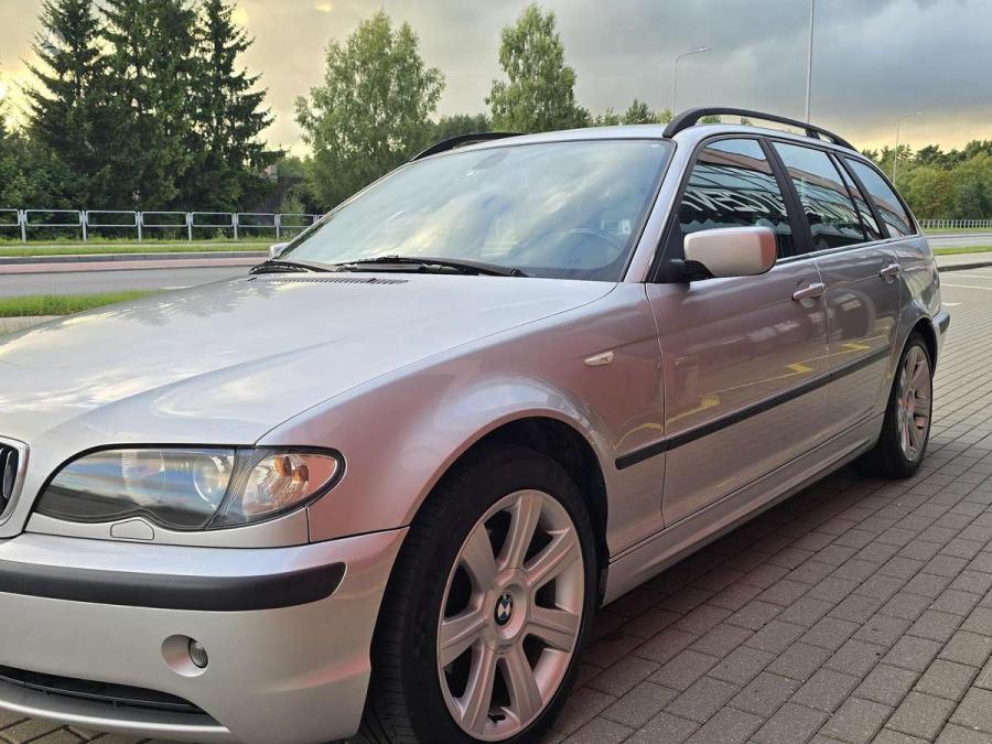 Grey BMW 320 2003 in Utena, with an engine capacity of 2.00 L and mileage of 301 thousand km for 2400 €, photo 14 on AUTOMOTO.COM.LV