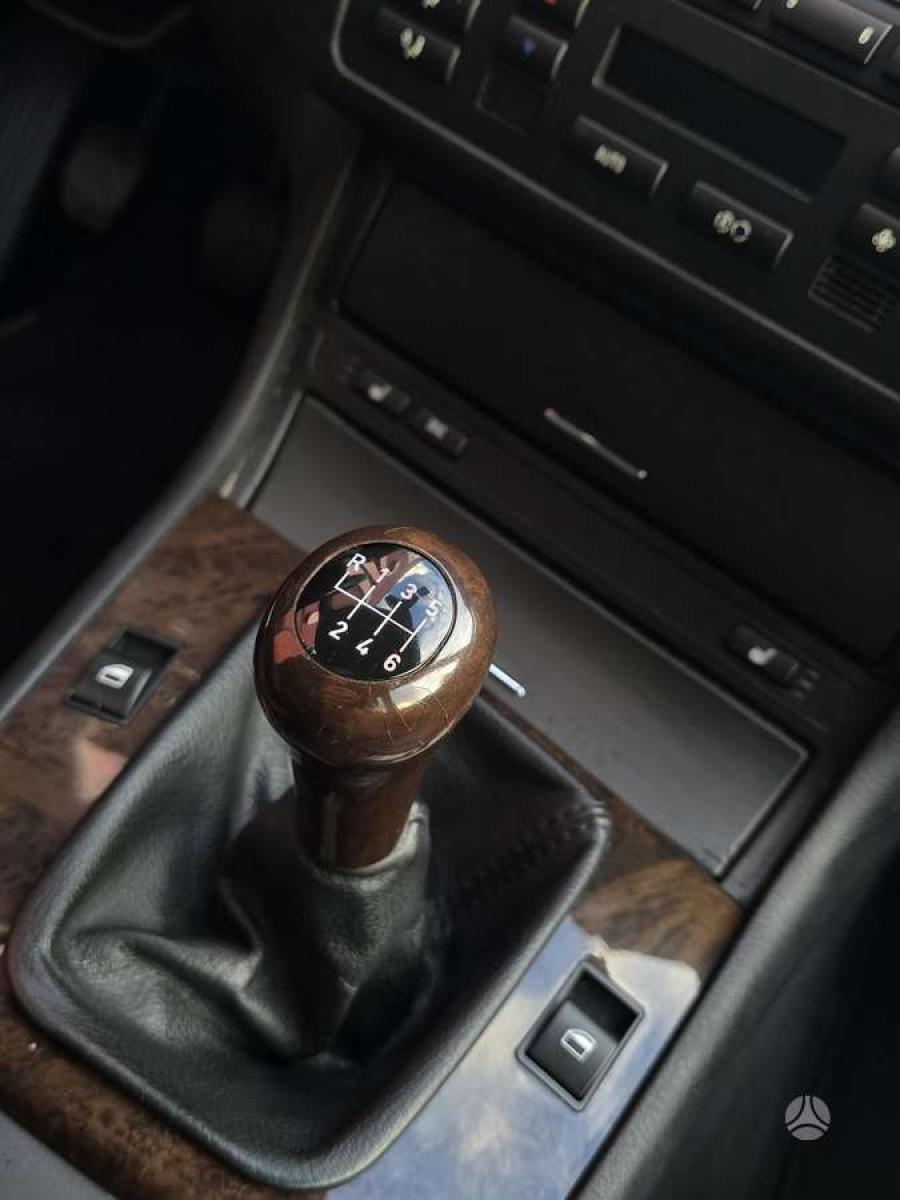 Grey BMW 320 2003 in Utena, with an engine capacity of 2.00 L and mileage of 301 thousand km for 2400 €, photo 22 on AUTOMOTO.COM.LV