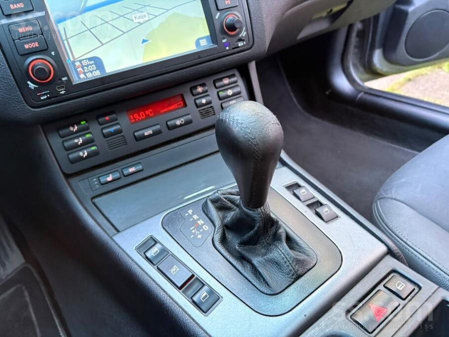 Grey BMW 320 2003 in Ventspils, with an engine capacity of 2.00 L and mileage of 344 thousand km for 2650 €, photo 12 on AUTOMOTO.COM.LV