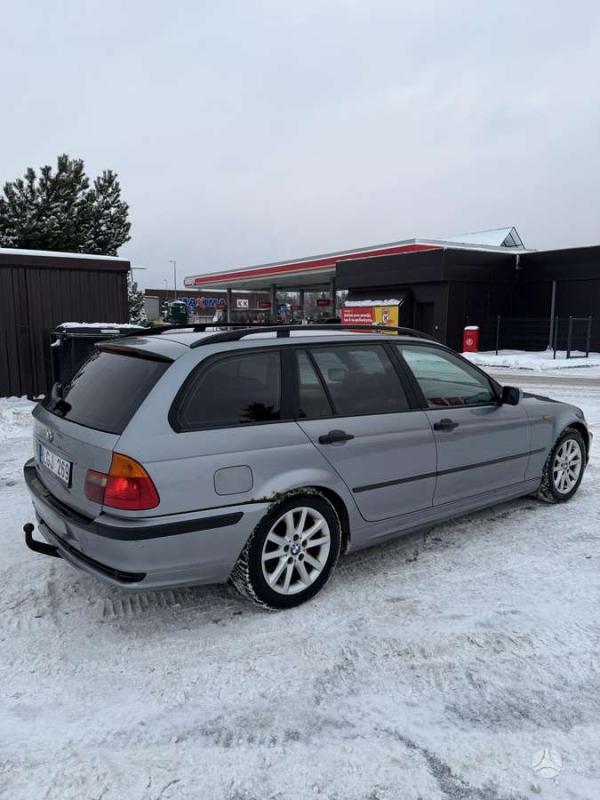 Grey BMW 320 2004 in Vilnius, with an engine capacity of 2.00 L and mileage of 335 thousand km for 1500 €, photo 5 on AUTOMOTO.COM.LV