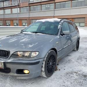 Grey BMW 320 2004 in Riga, with an engine capacity of 2.00 L and mileage of 328 thousand km for 3500 €, photo  on AUTOMOTO.COM.LV
