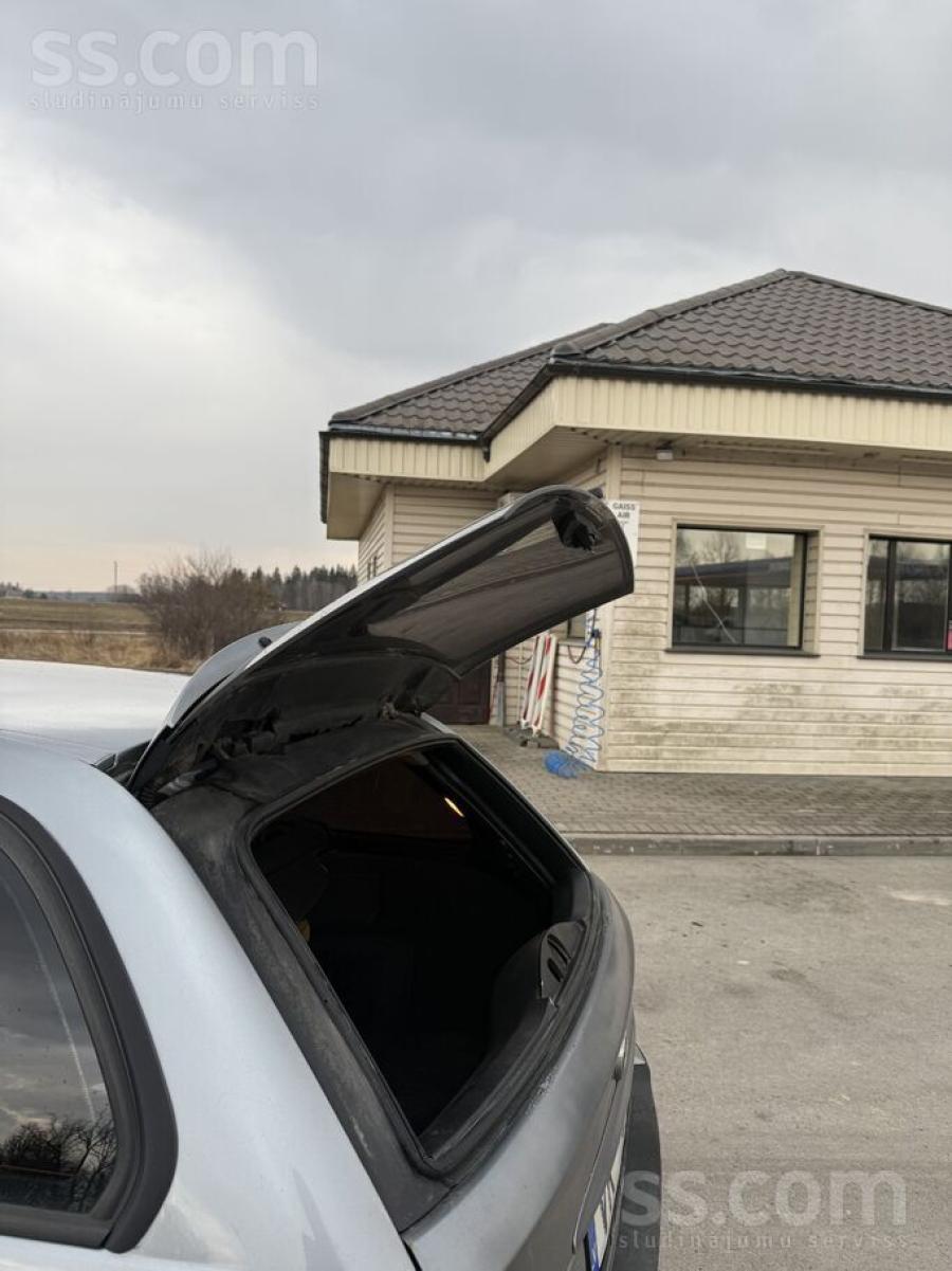 Pelēks BMW 320 2004 Tukums, ar dzinēja tilpumu 2.00 L un nobraukumu 378 tūkst. km par 2690 €, foto 30 vietnē AUTOMOTO.COM.LV