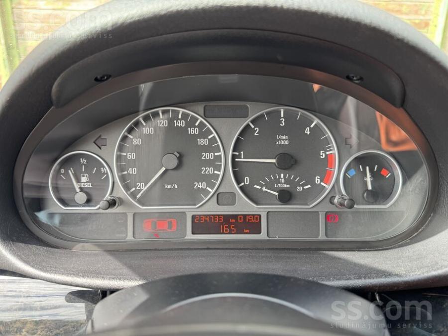 Pelēks BMW 320 2004 Cēsis, ar dzinēja tilpumu 2.00 L un nobraukumu 235 tūkst. km par 3150 €, foto 19 vietnē AUTOMOTO.COM.LV