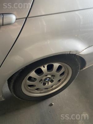 Grey BMW 320 2004 in Riga, with an engine capacity of 2.00 L and mileage of 364 thousand km for 1000 €, photo 9 on AUTOMOTO.COM.LV