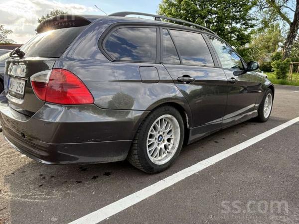 Grey BMW 320 2005 in Riga, with an engine capacity of 2.00 L and mileage of 471 thousand km for 3100 €, photo 2 on AUTOMOTO.COM.LV