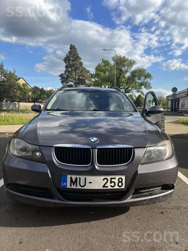 Grey BMW 320 2005 in Riga, with an engine capacity of 2.00 L and mileage of 471 thousand km for 3100 €, photo 3 on AUTOMOTO.COM.LV