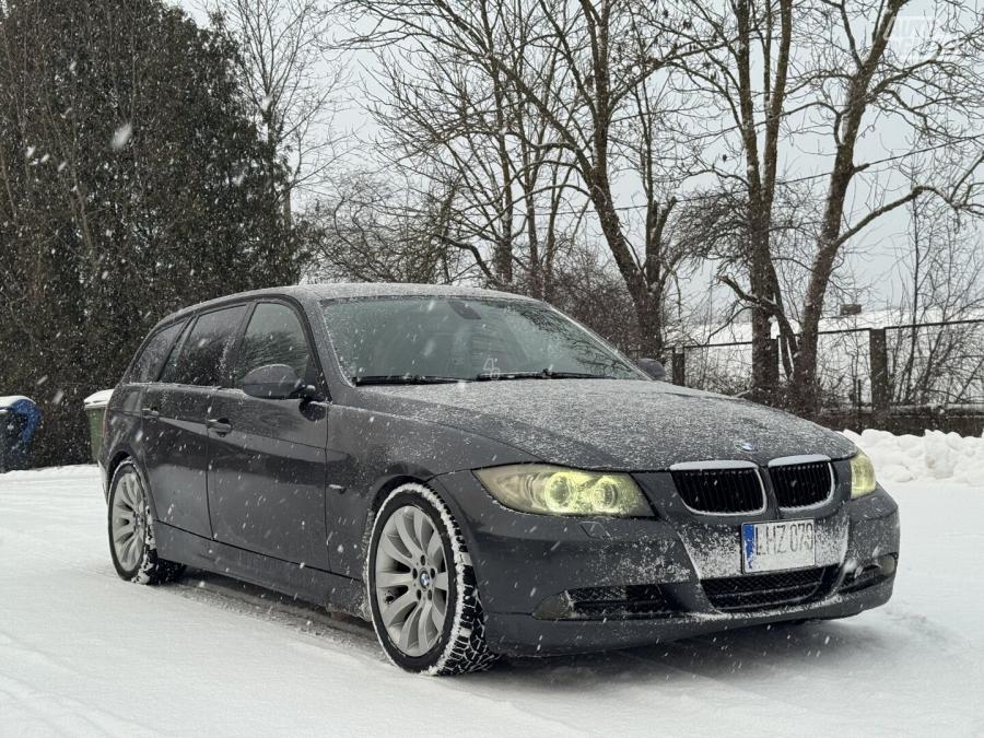 Grey BMW 320 2005 in Siauliai, with an engine capacity of 2.00 L and mileage of 228 thousand km for 2950 €, photo 3 on AUTOMOTO.COM.LV