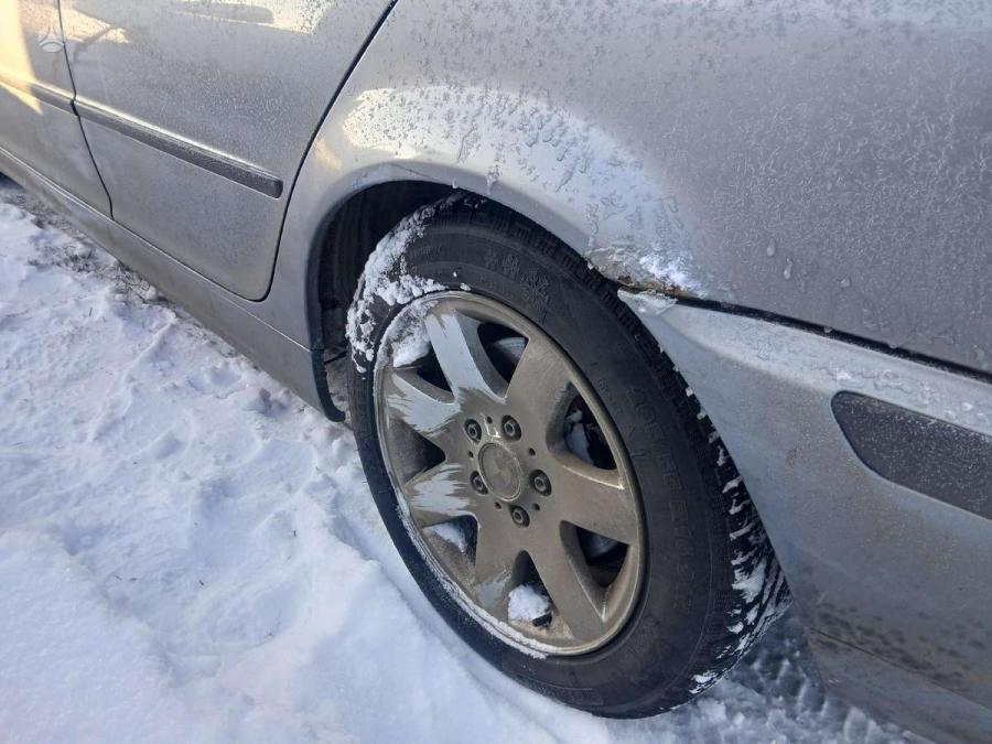 Grey BMW 320 2005 in Vilnius, with an engine capacity of 2.00 L and mileage of 300 thousand km for 900 €, photo 9 on AUTOMOTO.COM.LV