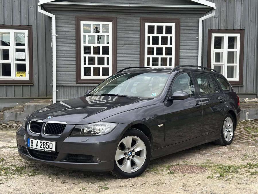 Grey BMW 320 2005 in Kaisiadorys, with an engine capacity of 2.00 L and mileage of 292 thousand km for 3550 €, photo 1 on AUTOMOTO.COM.LV