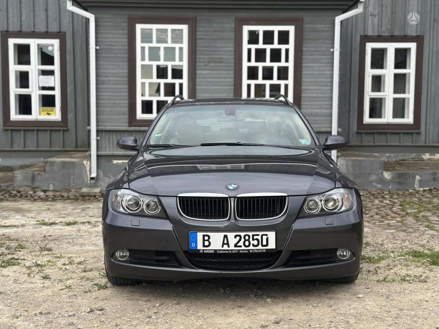 Grey BMW 320 2005 in Kaisiadorys, with an engine capacity of 2.00 L and mileage of 292 thousand km for 3550 €, photo 4 on AUTOMOTO.COM.LV
