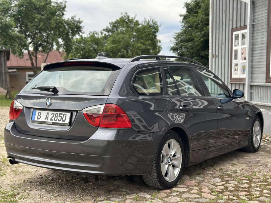 Grey BMW 320 2005 in Kaisiadorys, with an engine capacity of 2.00 L and mileage of 292 thousand km for 3550 €, photo 8 on AUTOMOTO.COM.LV