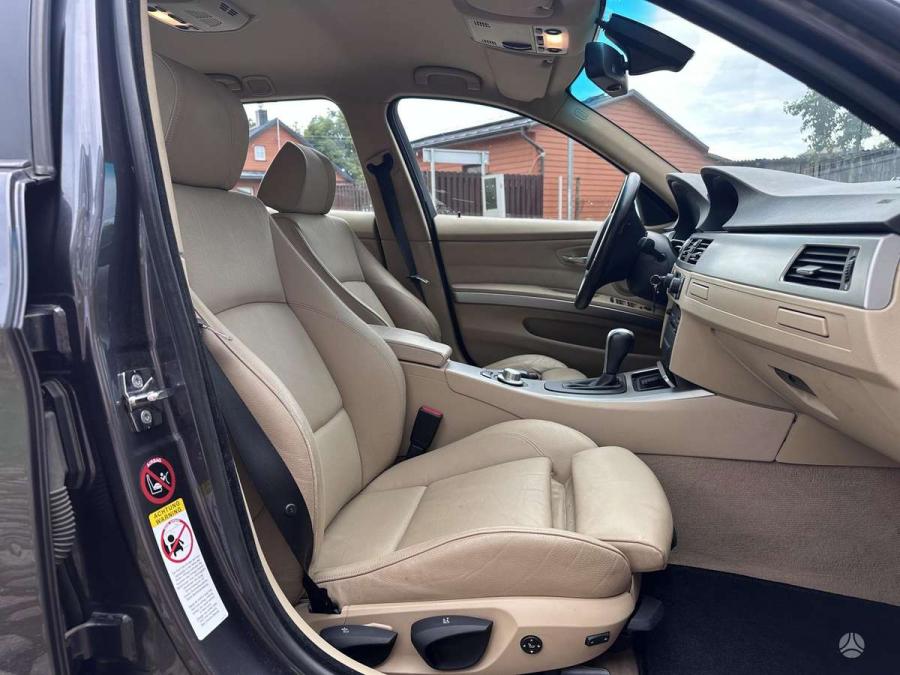 Grey BMW 320 2005 in Kaisiadorys, with an engine capacity of 2.00 L and mileage of 292 thousand km for 3550 €, photo 17 on AUTOMOTO.COM.LV