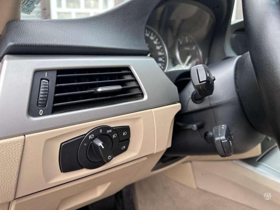 Grey BMW 320 2005 in Kaisiadorys, with an engine capacity of 2.00 L and mileage of 292 thousand km for 3550 €, photo 30 on AUTOMOTO.COM.LV