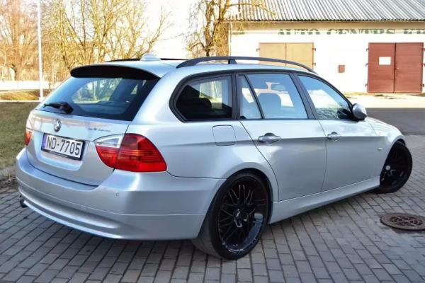Pelēks BMW 320 2005 Jēkabpils, ar dzinēja tilpumu 2.00 L un nobraukumu 267 tūkst. km par 4800 €, foto 2 vietnē AUTOMOTO.COM.LV