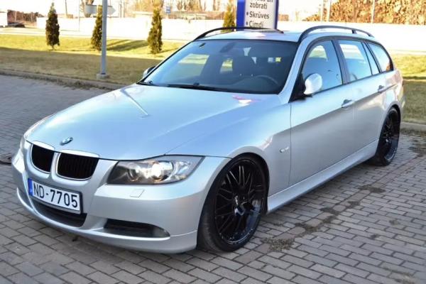 Pelēks BMW 320 2005 Jēkabpils, ar dzinēja tilpumu 2.00 L un nobraukumu 267 tūkst. km par 4800 €, foto 3 vietnē AUTOMOTO.COM.LV