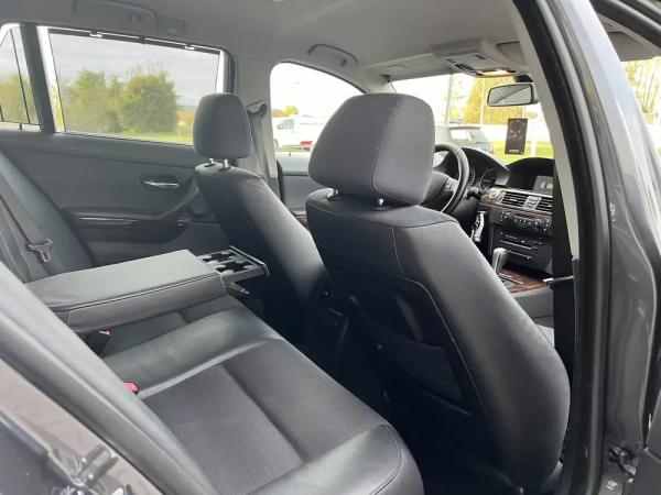 Grey BMW 320 2005 in Jekabpils, with an engine capacity of 2.00 L and mileage of 380 thousand km for 4590 €, photo 9 on AUTOMOTO.COM.LV