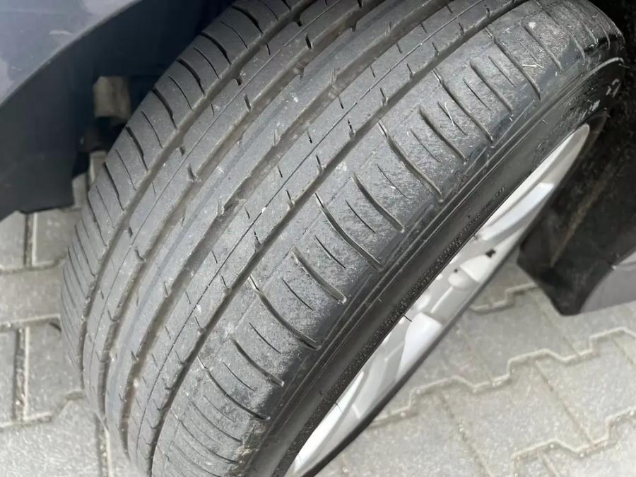 Grey BMW 320 2005 in Jekabpils, with an engine capacity of 2.00 L and mileage of 380 thousand km for 4590 €, photo 19 on AUTOMOTO.COM.LV