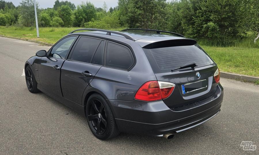 Pelēks BMW 320 2005 Viļņa, ar dzinēja tilpumu 2.00 L un nobraukumu 405 tūkst. km par 3100 €, foto 4 vietnē AUTOMOTO.COM.LV