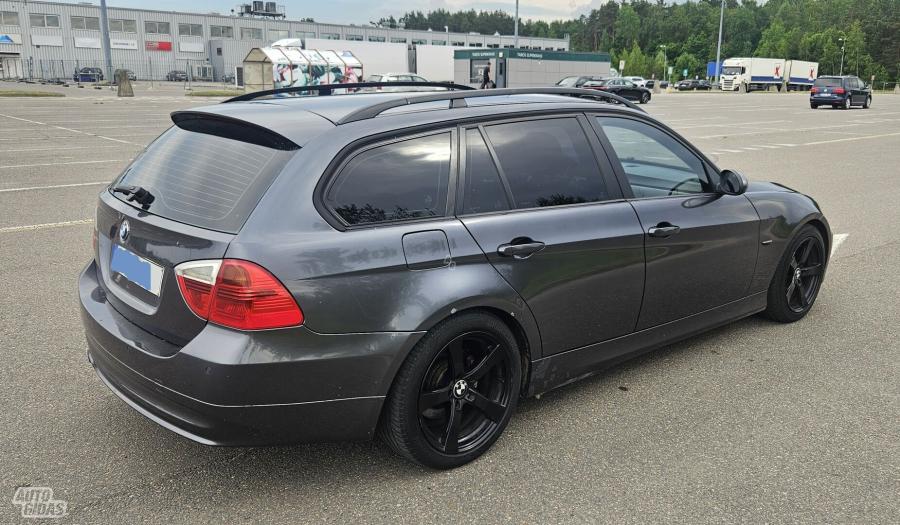Pelēks BMW 320 2005 Viļņa, ar dzinēja tilpumu 2.00 L un nobraukumu 405 tūkst. km par 3100 €, foto 5 vietnē AUTOMOTO.COM.LV