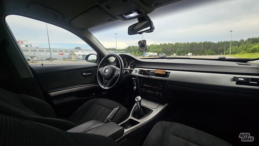Pelēks BMW 320 2005 Viļņa, ar dzinēja tilpumu 2.00 L un nobraukumu 405 tūkst. km par 3100 €, foto 7 vietnē AUTOMOTO.COM.LV