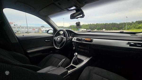 Grey BMW 320 2005 in Vilnius, with an engine capacity of 2.00 L and mileage of 405 thousand km for 3100 €, photo 7 on AUTOMOTO.COM.LV