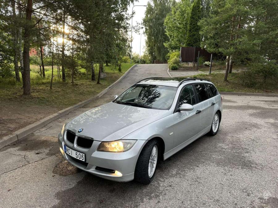 Pelēks BMW 320 2005 Viļņa, ar dzinēja tilpumu 2.00 L un nobraukumu 480 tūkst. km par 2000 €, foto 1 vietnē AUTOMOTO.COM.LV