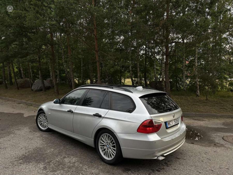 Pelēks BMW 320 2005 Viļņa, ar dzinēja tilpumu 2.00 L un nobraukumu 480 tūkst. km par 2000 €, foto 5 vietnē AUTOMOTO.COM.LV