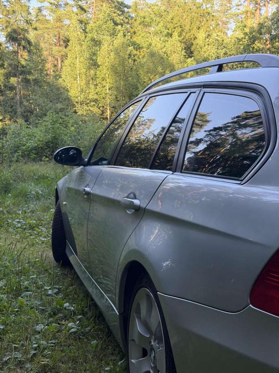 Grey BMW 320 2005 in Jonava, with an engine capacity of 2.00 L and mileage of 440 thousand km for 2400 €, photo 6 on AUTOMOTO.COM.LV