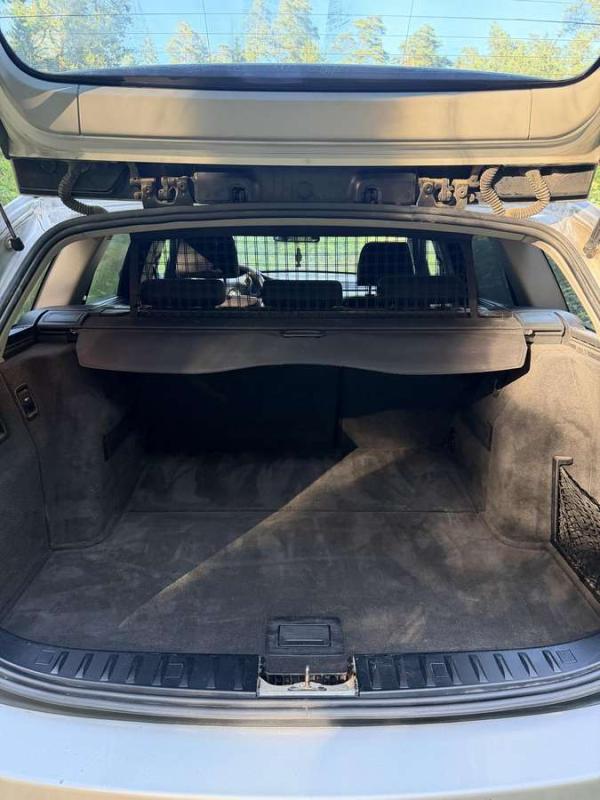 Grey BMW 320 2005 in Jonava, with an engine capacity of 2.00 L and mileage of 440 thousand km for 2400 €, photo 9 on AUTOMOTO.COM.LV