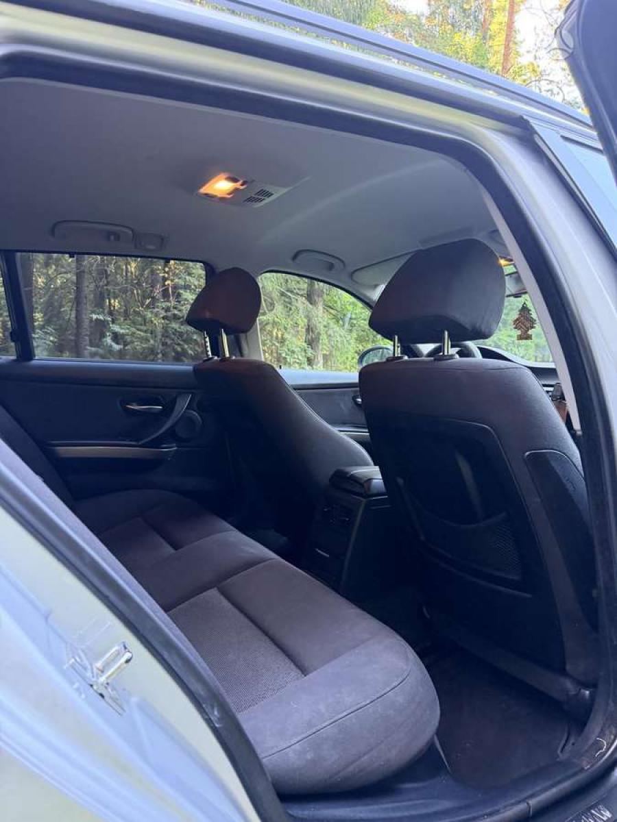 Grey BMW 320 2005 in Jonava, with an engine capacity of 2.00 L and mileage of 440 thousand km for 2400 €, photo 12 on AUTOMOTO.COM.LV