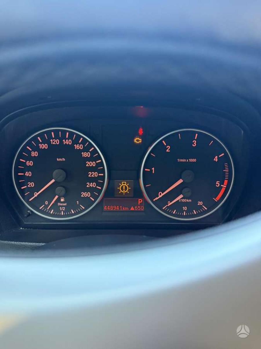 Grey BMW 320 2005 in Jonava, with an engine capacity of 2.00 L and mileage of 440 thousand km for 2400 €, photo 16 on AUTOMOTO.COM.LV