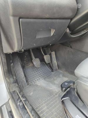 Pelēks BMW 320 2005 Kretinga, ar dzinēja tilpumu 2.00 L un nobraukumu 306 tūkst. km par 1700 €, foto 19 vietnē AUTOMOTO.COM.LV