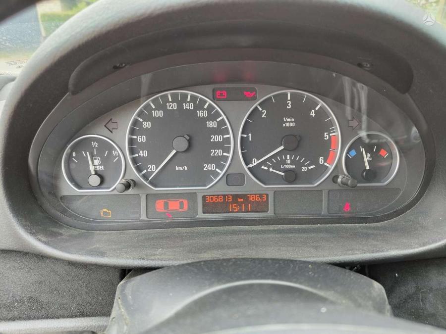Pelēks BMW 320 2005 Kretinga, ar dzinēja tilpumu 2.00 L un nobraukumu 306 tūkst. km par 1700 €, foto 24 vietnē AUTOMOTO.COM.LV