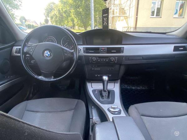 Grey BMW 320 2005 in Sakiai, with an engine capacity of 2.00 L and mileage of 271 thousand km for 3000 €, photo 9 on AUTOMOTO.COM.LV